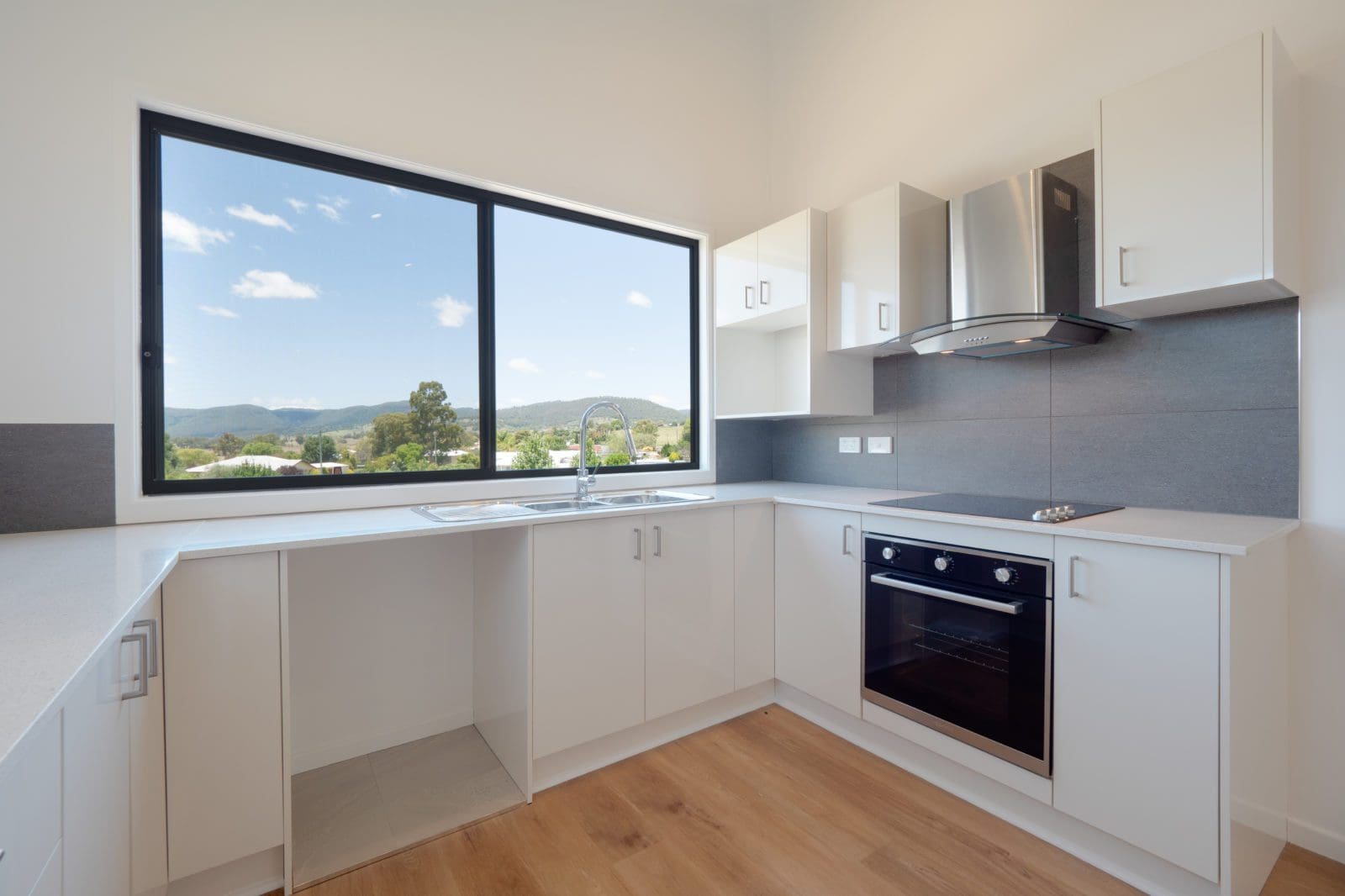 Complete laundry, robes, joinery and kitchen renovations